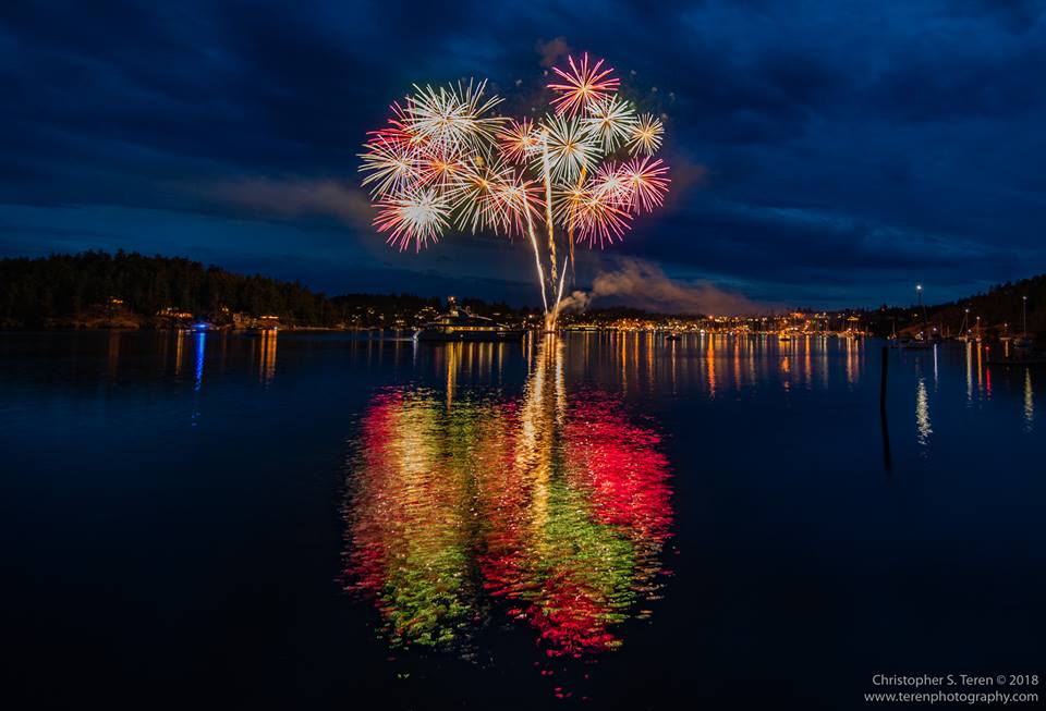Photos: Fireworks dazzle over Western Washington on Independence Day | KOMO