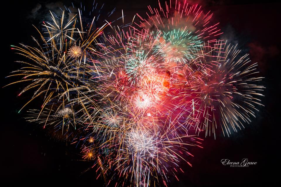 Photos: Fireworks dazzle over Western Washington on Independence Day | KOMO